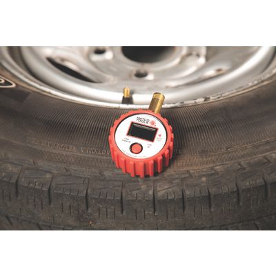 DIGITAL TIRE PRESSURE GAUGE DT100 | Matco Tools