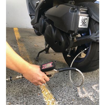 DIGITAL TIRE INFLATOR GAUGE DT15 | Matco Tools