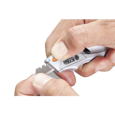 MINI UTILITY KNIFE WITH RETRACTABLE BLADE AND AUTO LOADING MRKM3 ...